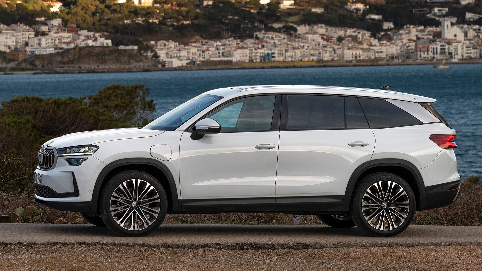 The new Skoda Kodiaq hybrid is good for 75 miles of pure electric ...