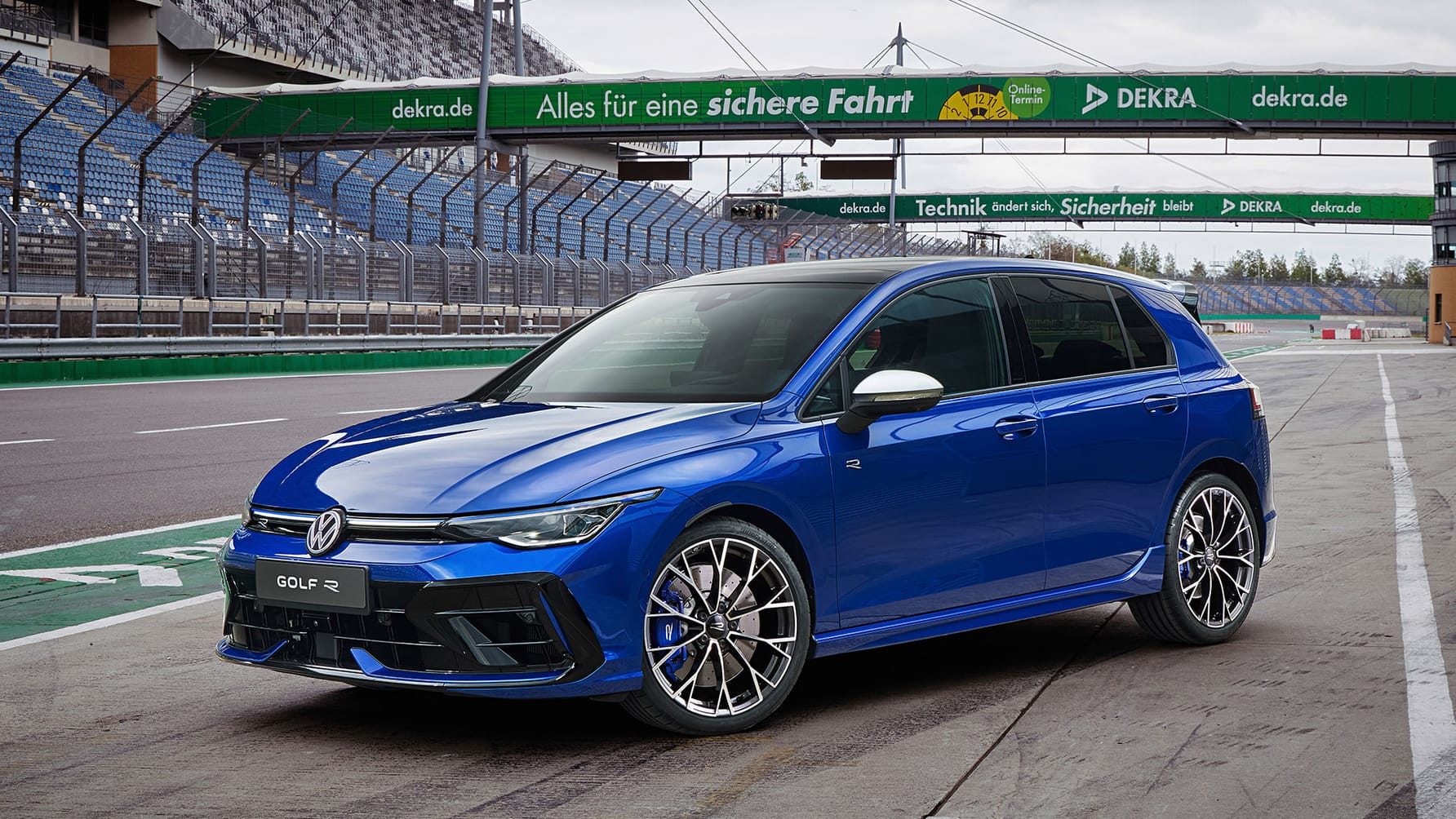 The new Volkswagen Golf R is here, and it's now more powerful than ...