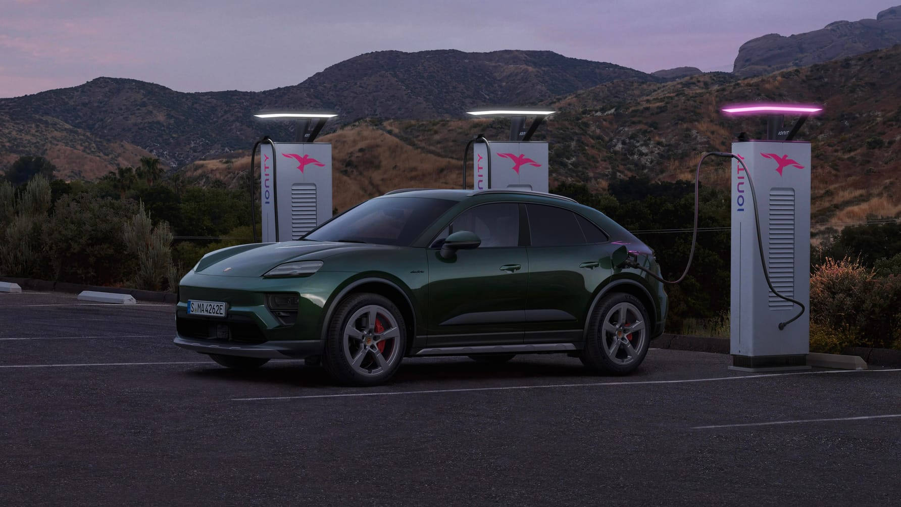 There’s now a rear-wheel drive electric Porsche Macan with 398 miles of ...