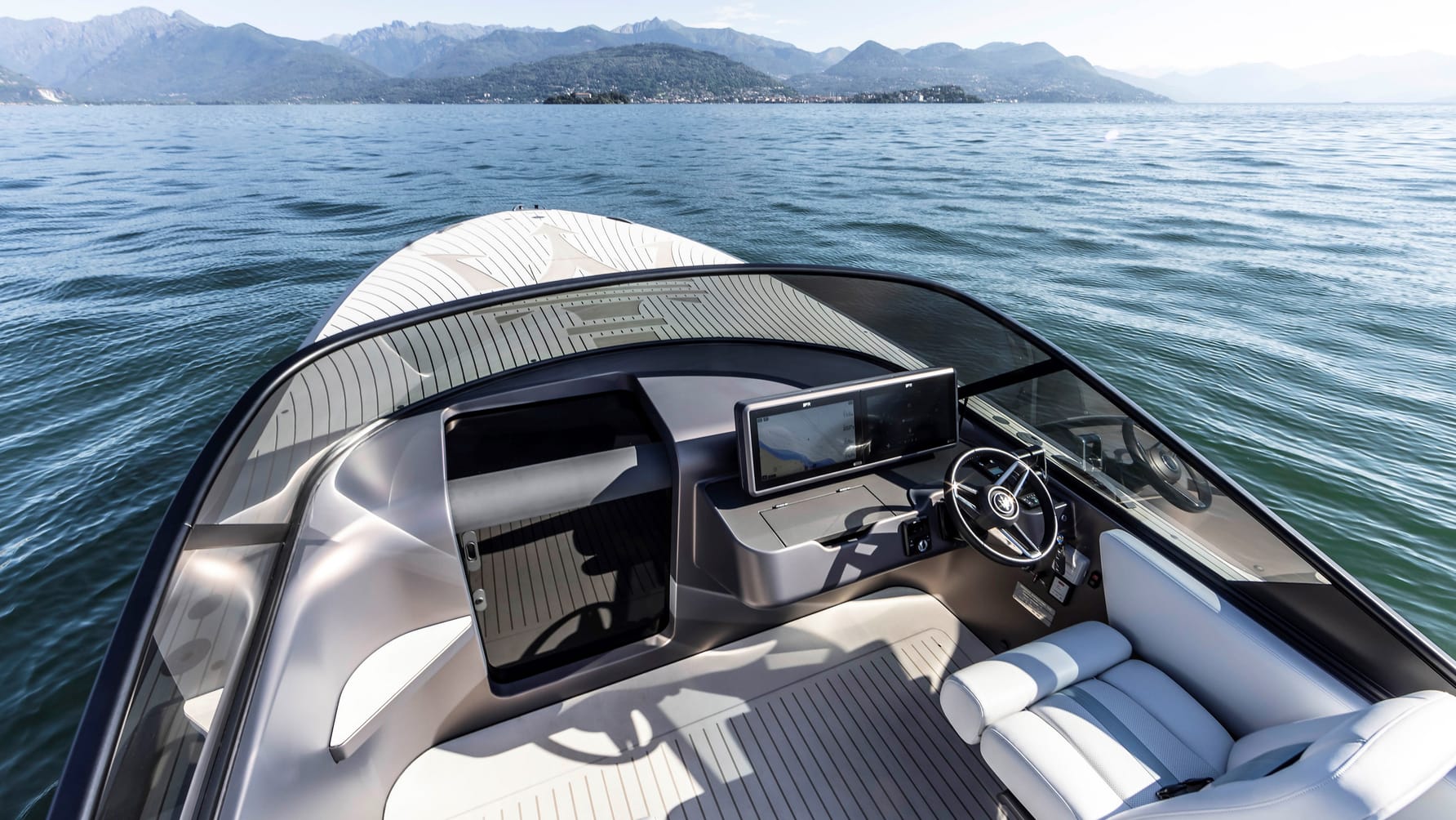 The Maserati TRIDENTE is a 600bhp powerboat with a shouty name but a silent powertrain | Top Gear