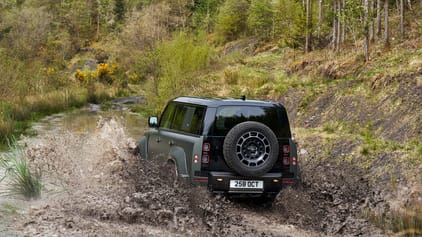 The new Land Rover Defender OCTA is a 626bhp twin-turbo V8 super SUV ...