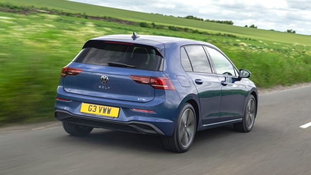 Volkswagen Golf (Mk8) Interior Layout & Technology | Top Gear