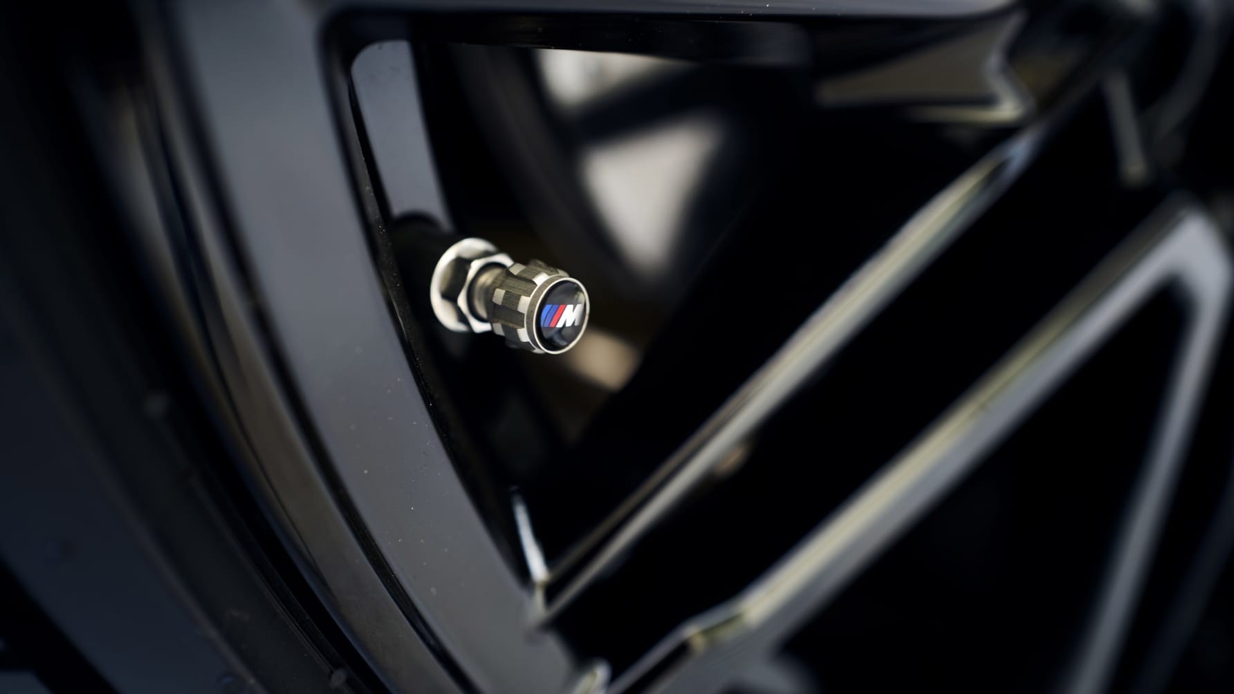These new M Performance parts will make your G90 M5 look even meaner ...