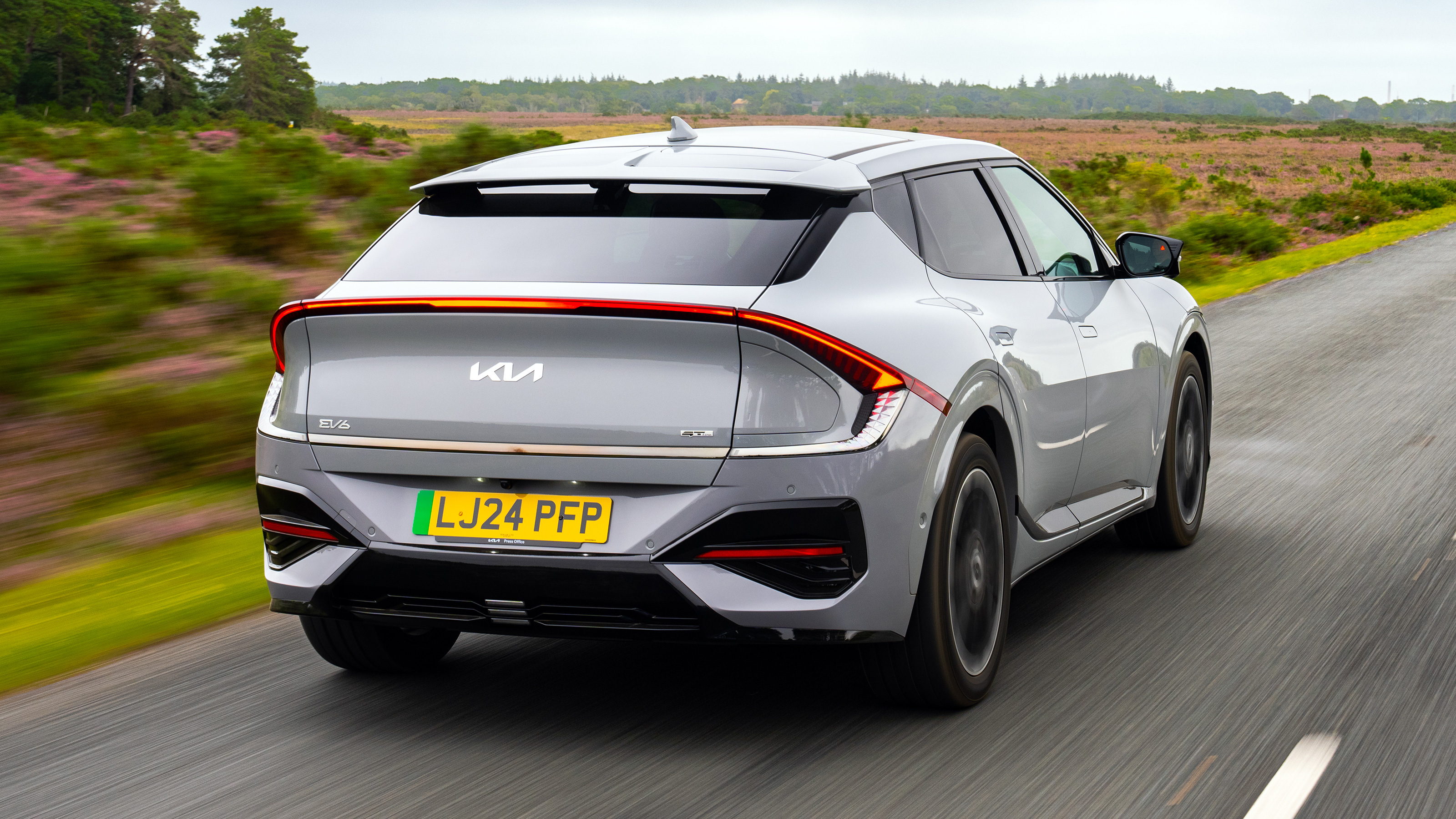 Kia EV6 Interior Layout & Technology | Top Gear