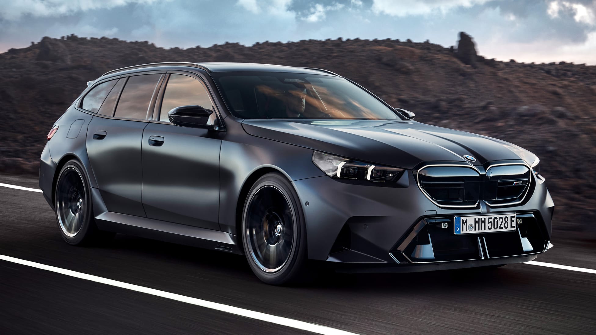 The BMW M5 Touring is back with big power, a huge boot... and massive ...