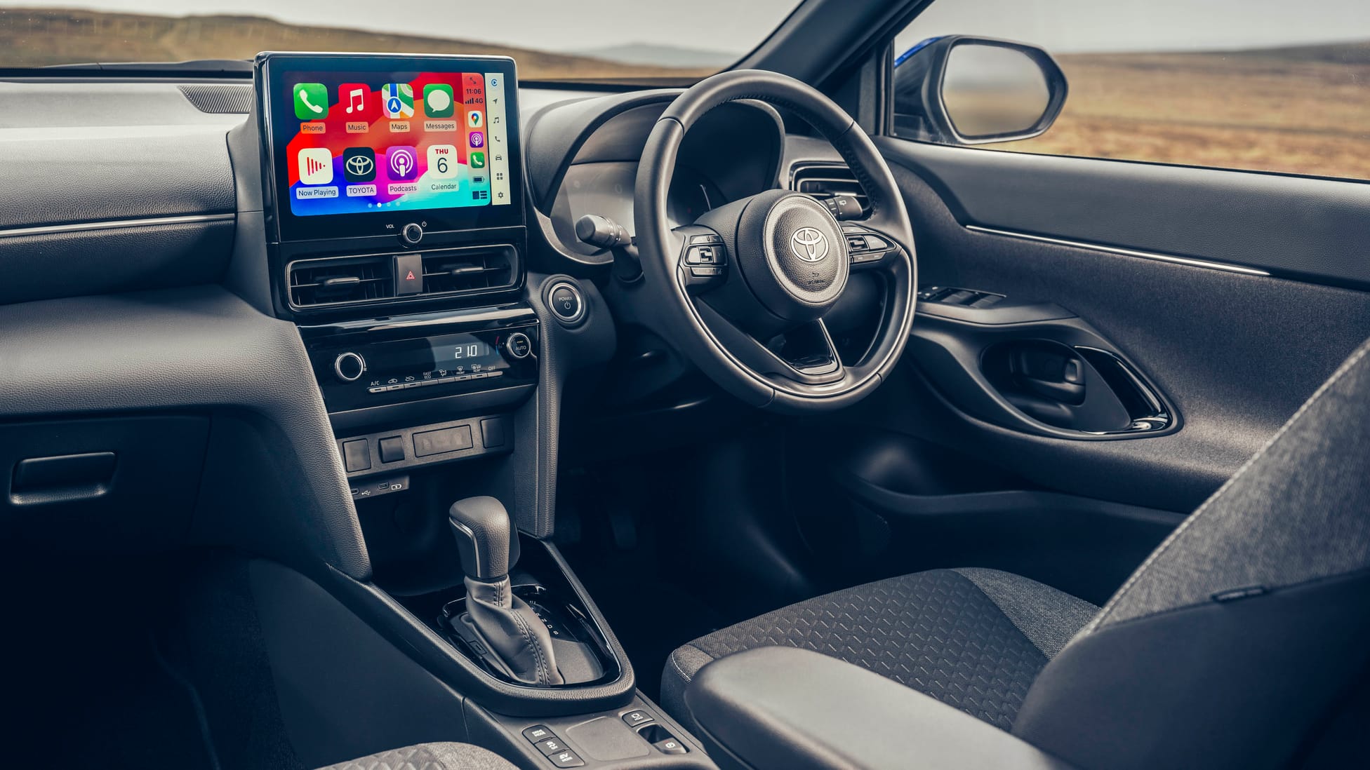 Toyota Yaris Cross Interior Layout & Technology | Top Gear