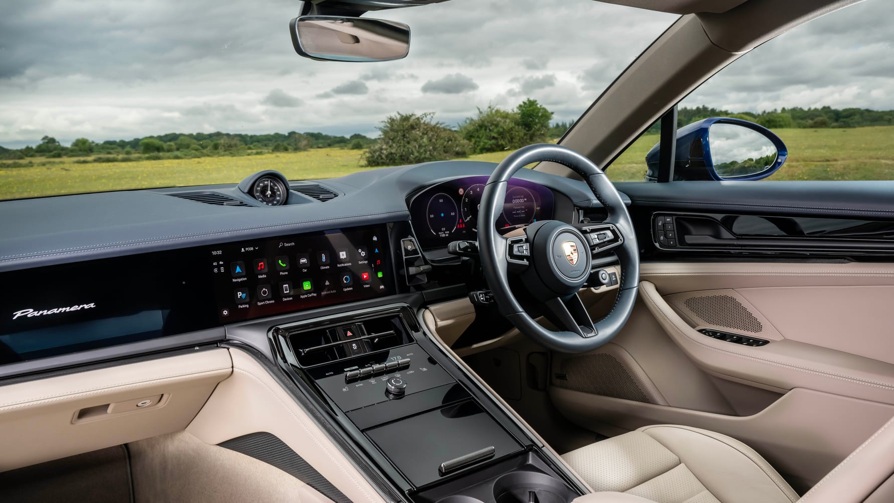 Porsche Panamera Interior Layout & Technology | Top Gear