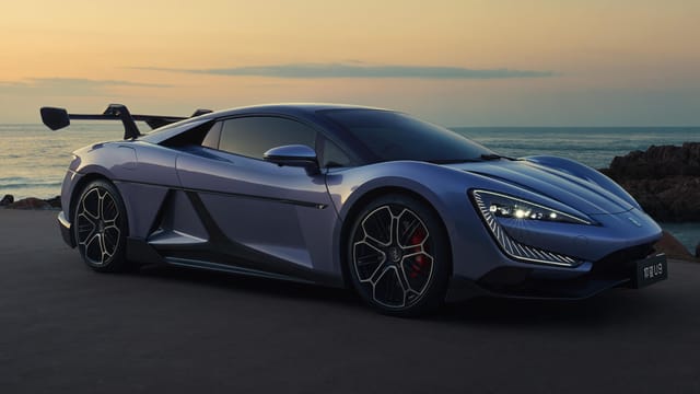 The Yangwang U9 has just hit 233mph to become the world’s third-fastest ...