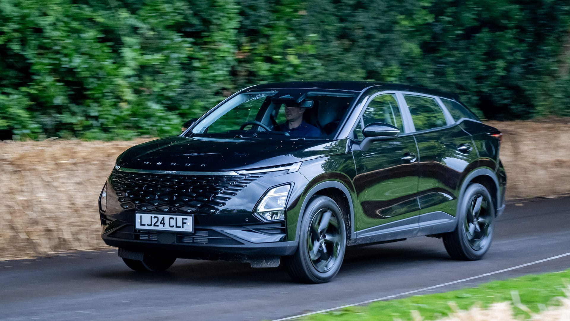 The petrol-engined Omoda 5 has arrived in the UK and costs from £25k ...