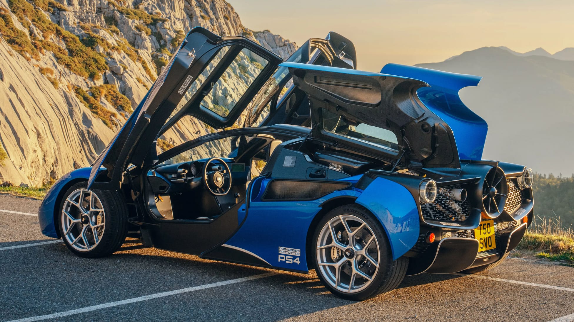 Explained: how does the V12-engined GMA T.50's fan create downforce ...