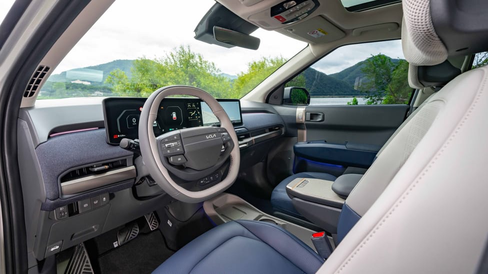 Kia EV3 Interior Layout & Technology | Top Gear