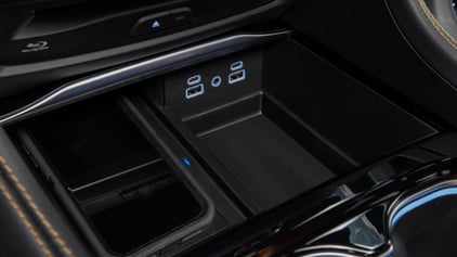 Chrysler Pacifica Interior Layout & Technology | Top Gear