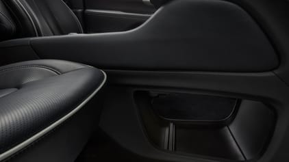 Chrysler Pacifica Interior Layout & Technology | Top Gear