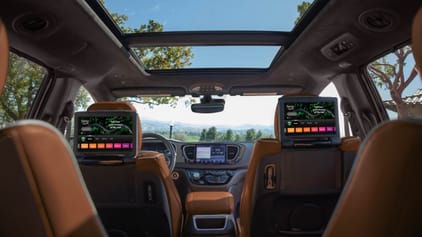 Chrysler Pacifica Review 2026 | Top Gear