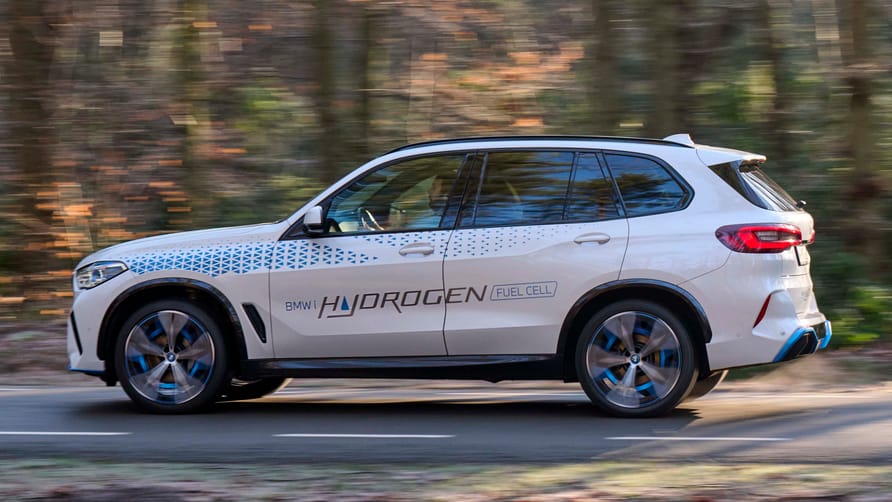 BMW is building a hydrogen-powered production car for 2028 | Top Gear
