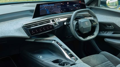 Peugeot 3008 Interior Layout & Technology | Top Gear