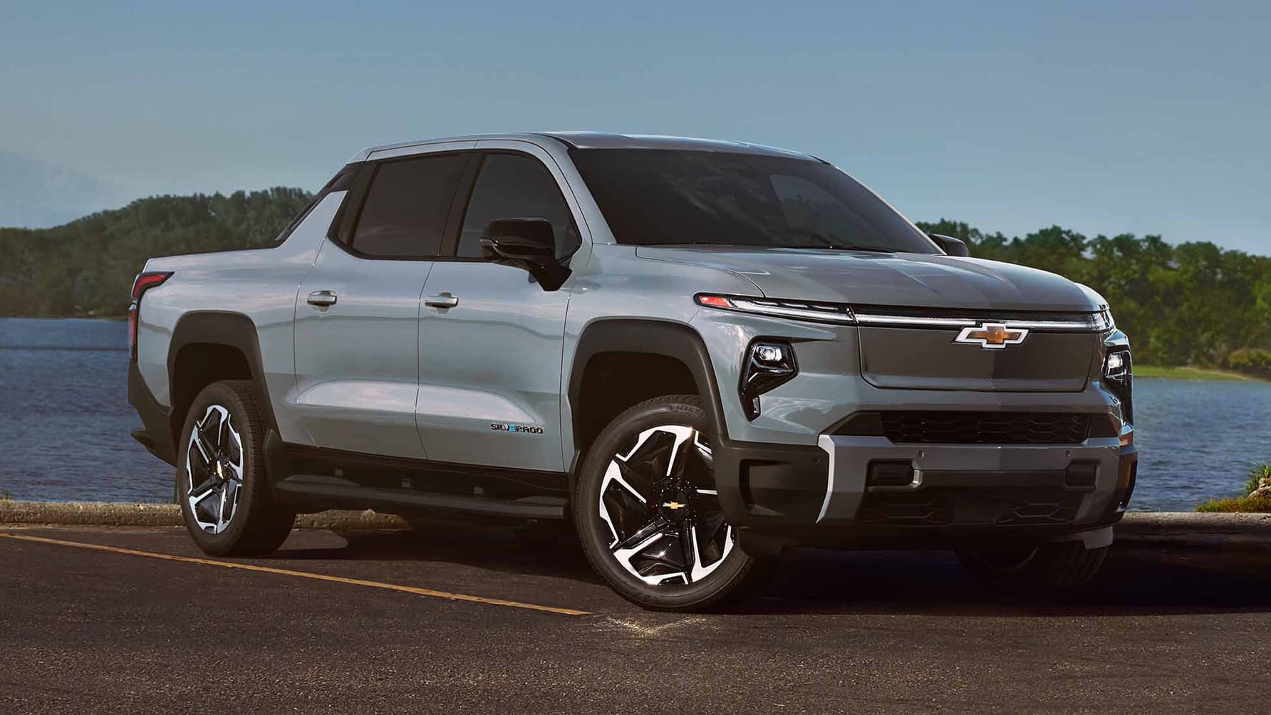 The sharp new 2025 Chevrolet Silverado EV will offer up to 492 miles of ...