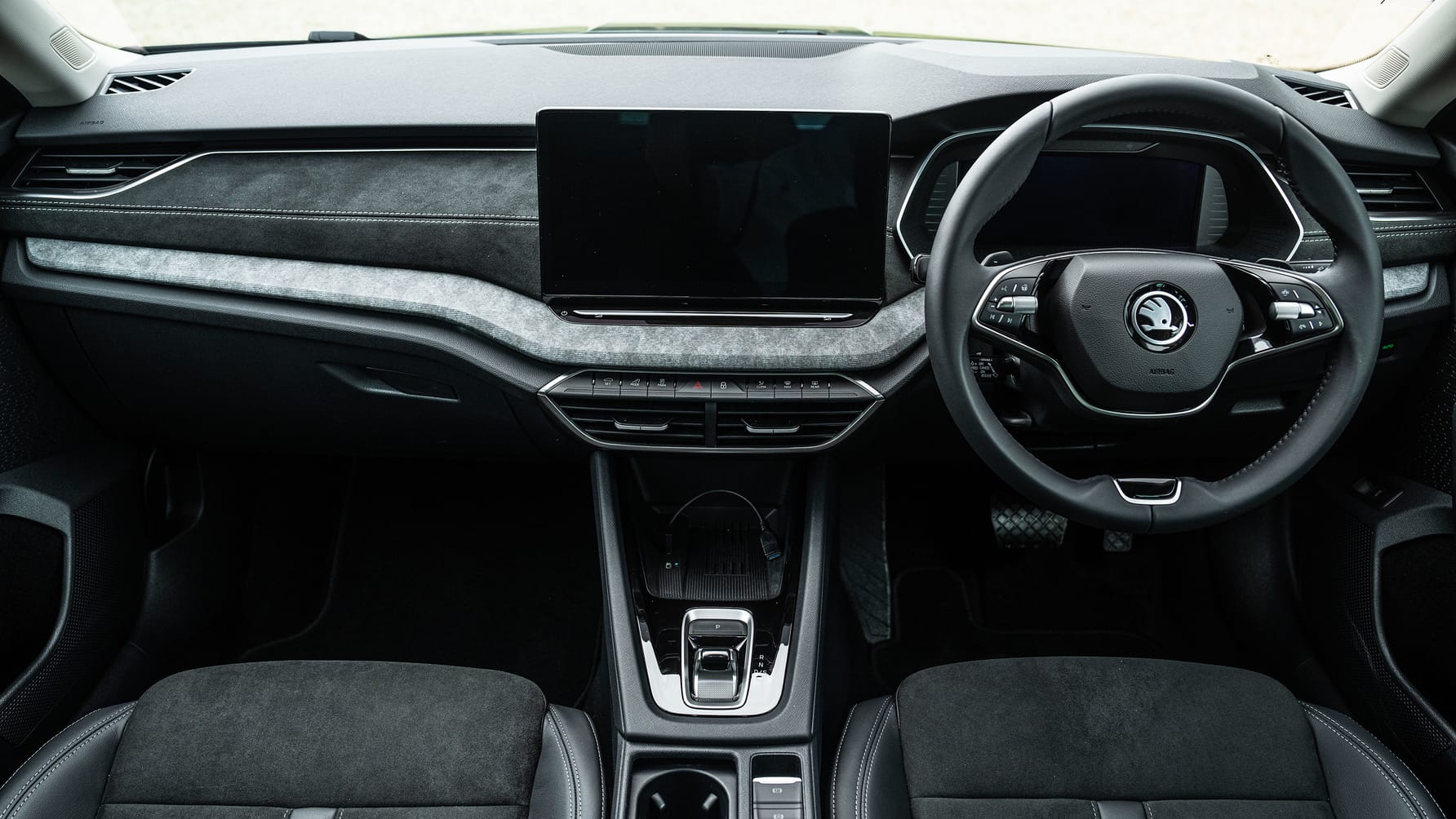 Skoda Octavia Estate Interior Layout & Technology | Top Gear