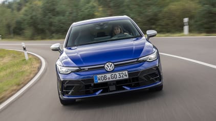 Volkswagen Golf R Review 2025 | Top Gear