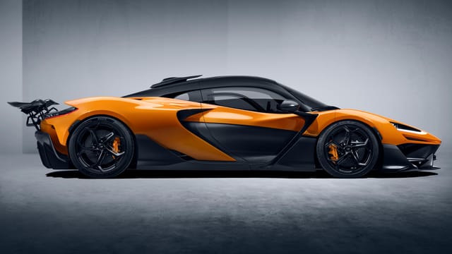 How does the McLaren W1 control 1,258bhp using just its rear wheels ...