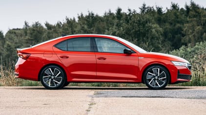 Skoda Octavia Interior Layout & Technology | Top Gear