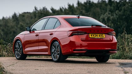 Skoda Octavia Interior Layout & Technology | Top Gear