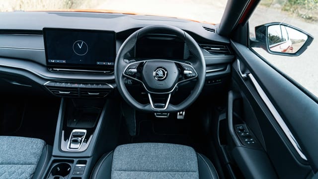 Skoda Octavia Interior Layout & Technology | Top Gear