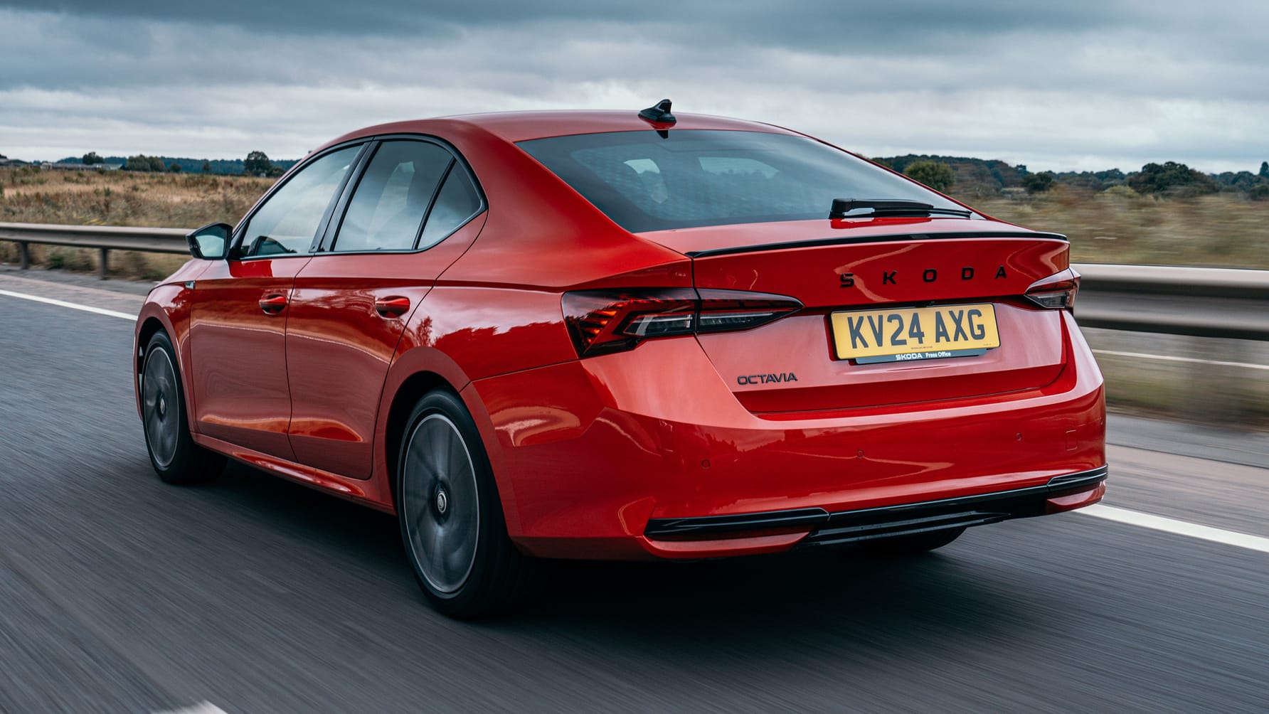 Skoda Octavia Interior Layout & Technology | Top Gear