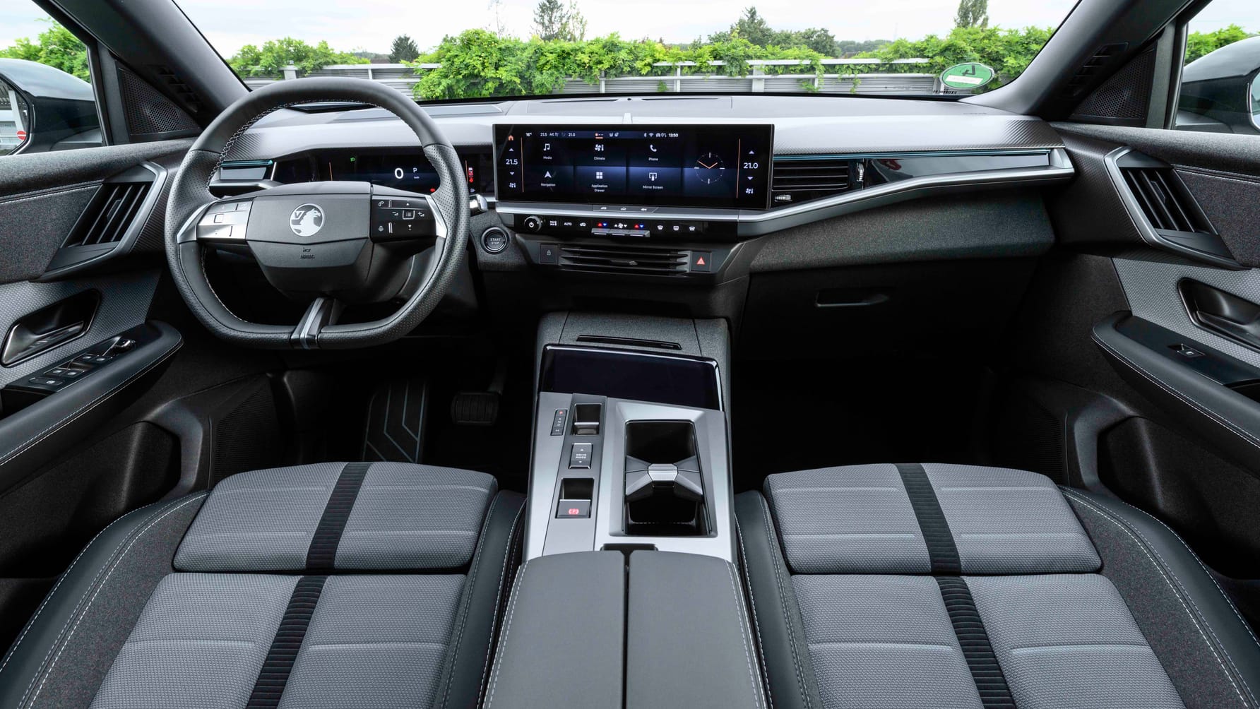 Vauxhall Grandland Interior Layout & Technology | Top Gear
