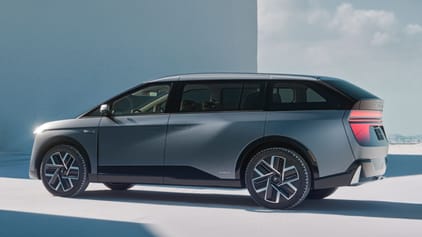 iPhone manufacturer Foxconn unveils the Foxtron Models C, D and U | Top ...