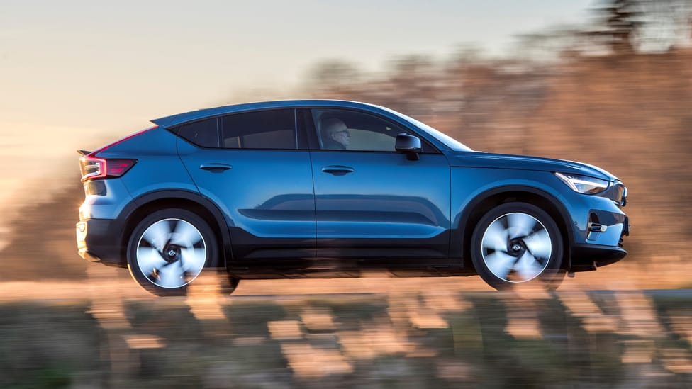 Volvo EC40 Interior Layout & Technology | Top Gear