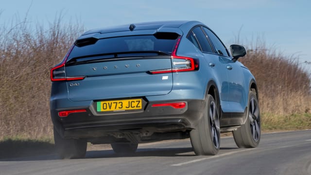 Volvo EC40 Interior Layout & Technology | Top Gear