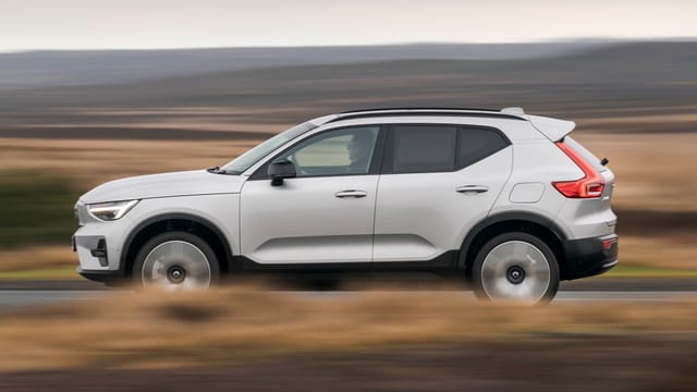 Volvo EX40 Interior Layout & Technology | Top Gear