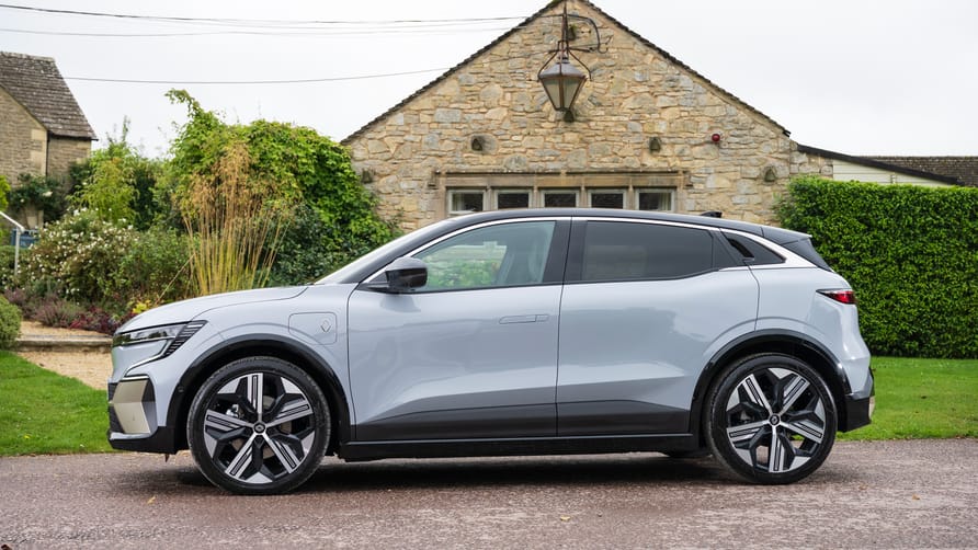 Renault Megane E-Tech Electric Interior Layout & Technology | Top Gear