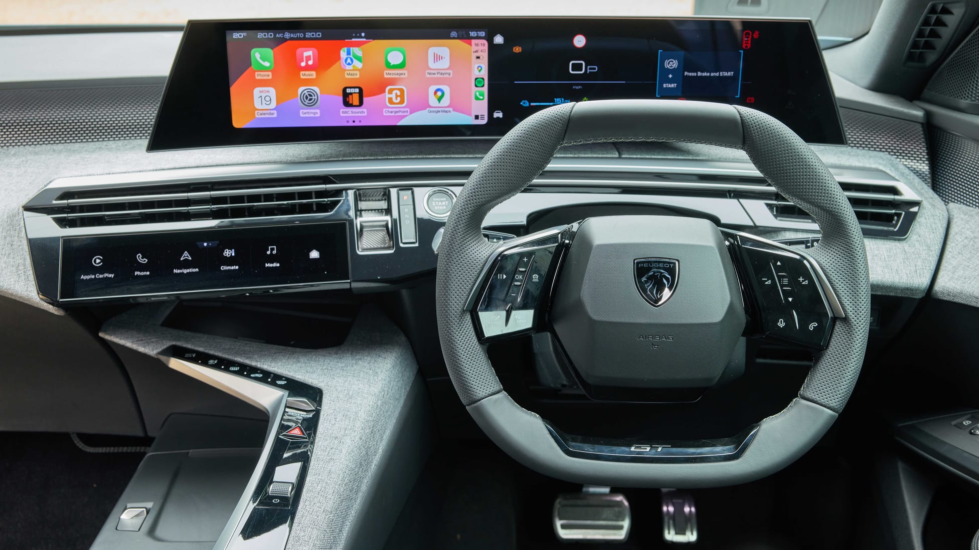 Peugeot 5008 Interior Layout & Technology | Top Gear