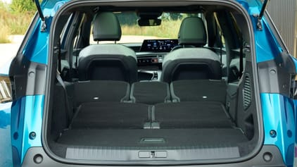 Peugeot e-5008 Interior Layout & Technology | Top Gear