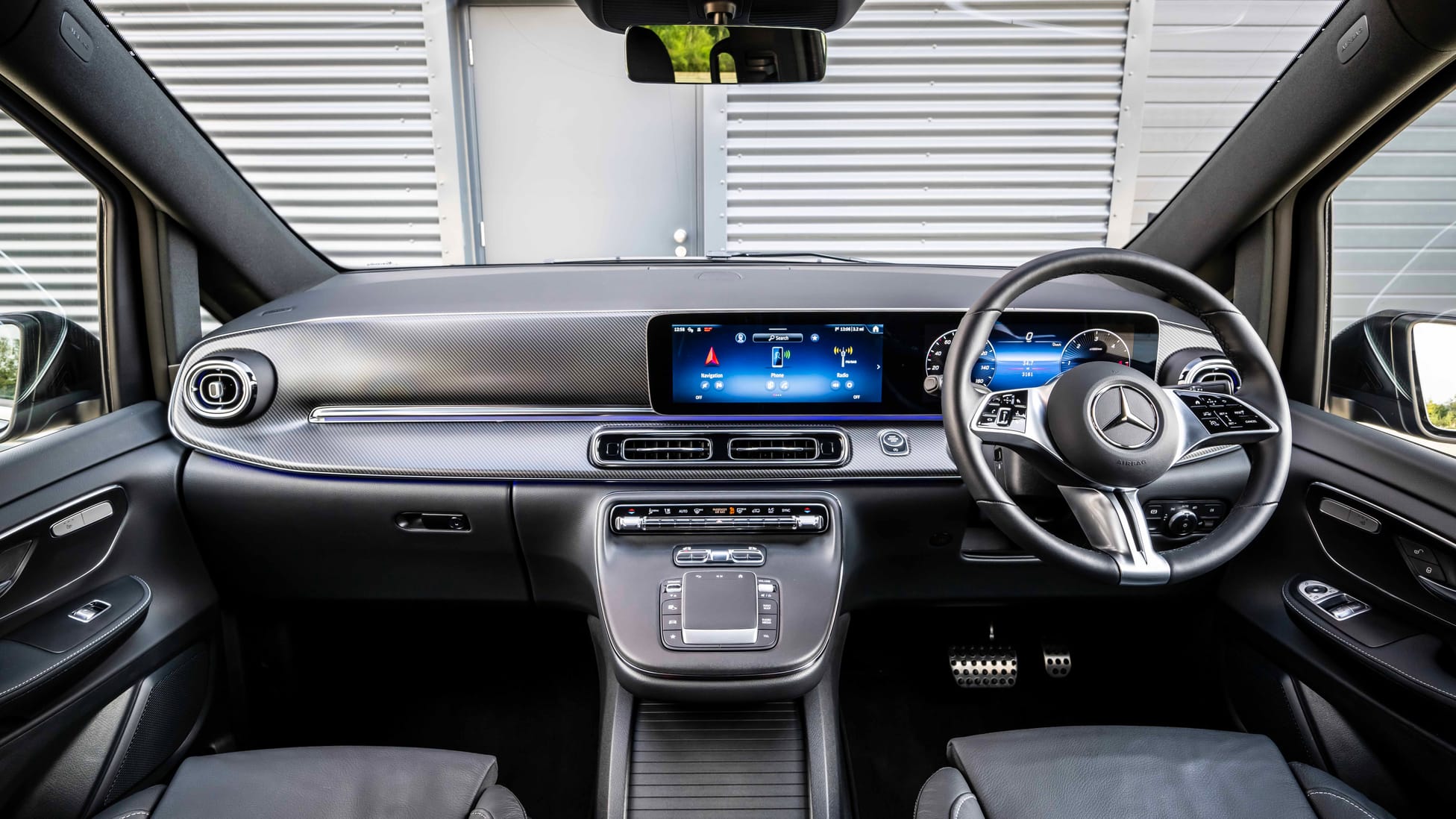Mercedes-Benz V-Class Interior Layout & Technology | Top Gear
