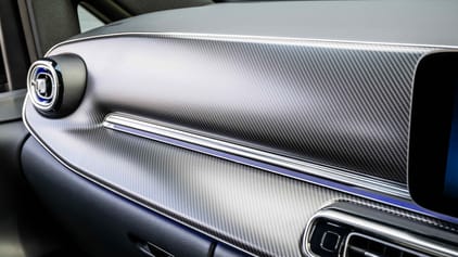 Mercedes-Benz V-Class Interior Layout & Technology | Top Gear