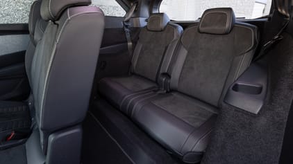 Peugeot e-5008 Interior Layout & Technology | Top Gear