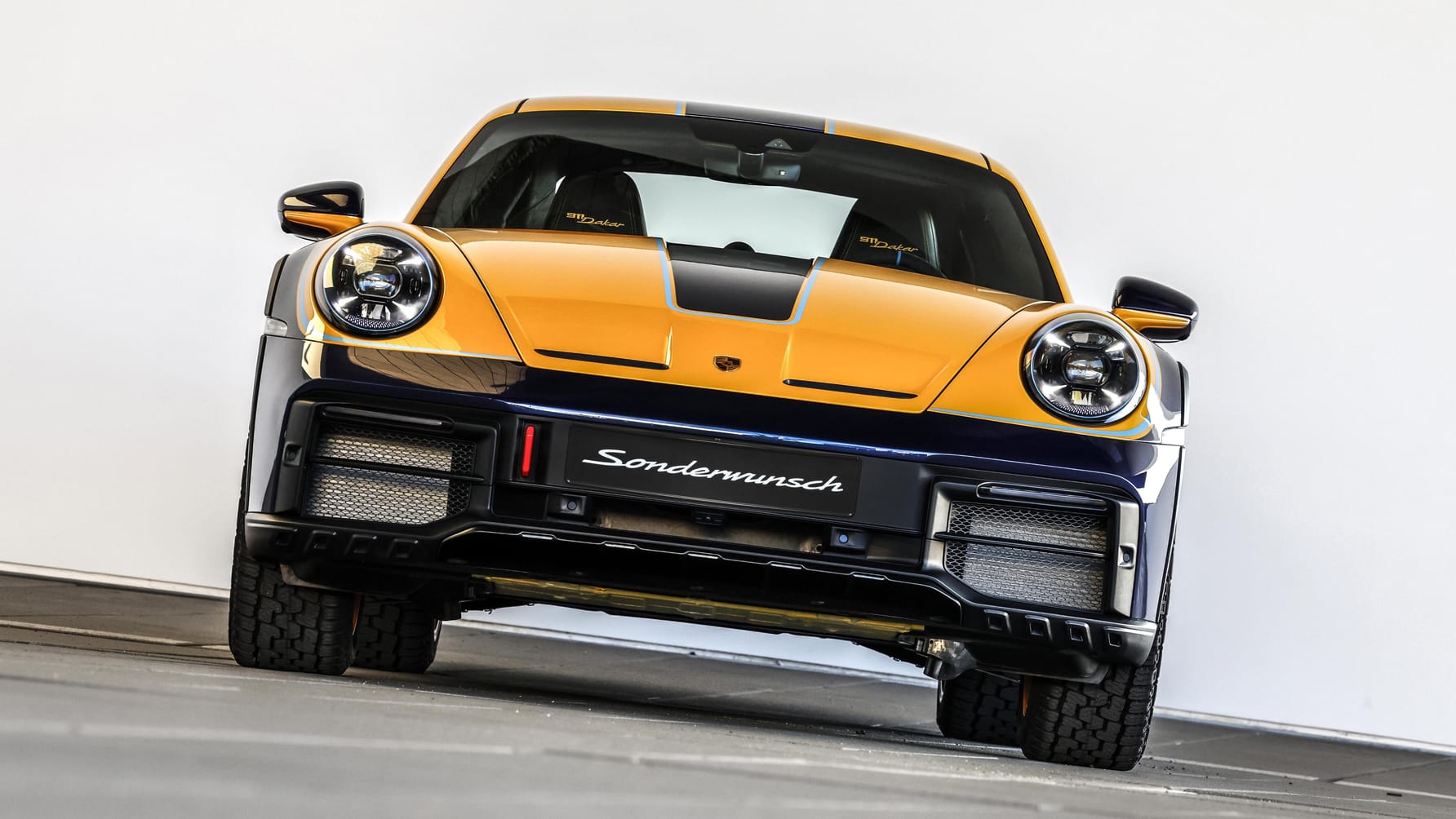This extraordinary one-off 911 marks the end of Porsche's Dakar cars ...