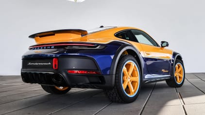 This extraordinary one-off 911 marks the end of Porsche's Dakar cars ...