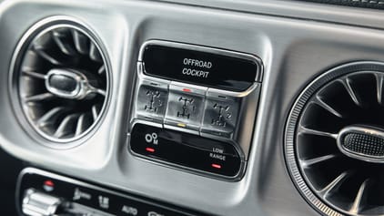 Mercedes-Benz G-Class Interior Layout & Technology | Top Gear