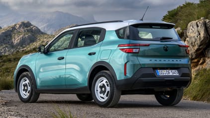 Vauxhall Frontera Interior Layout & Technology | Top Gear