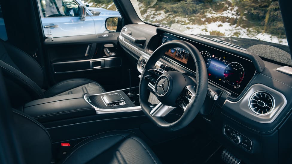 Mercedes-Benz G-Class Interior Layout & Technology | Top Gear