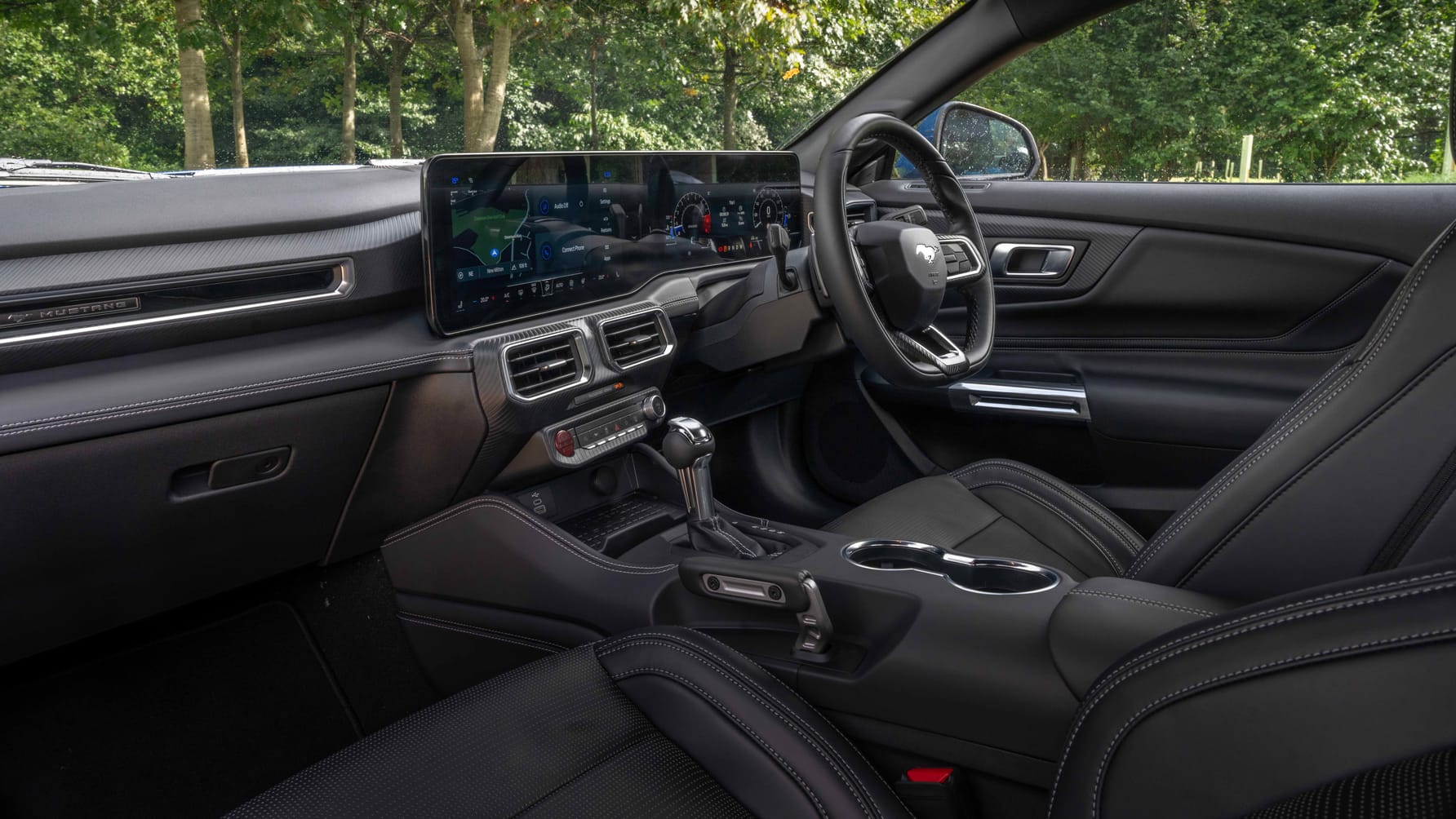 Ford Mustang Interior Layout & Technology | Top Gear
