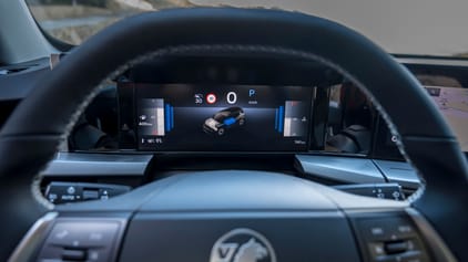 Vauxhall Frontera Interior Layout & Technology | Top Gear