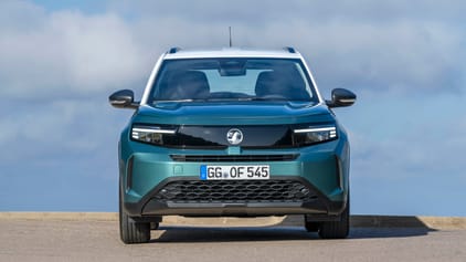 Vauxhall Frontera Interior Layout & Technology | Top Gear