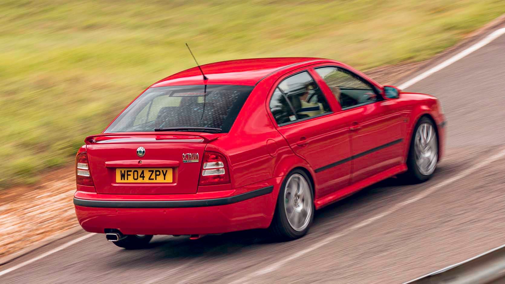 Skoda Octavia vRS (2001-2005) Interior Layout & Technology | Top Gear