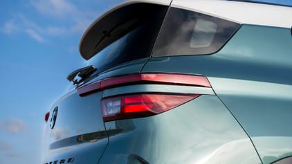 Vauxhall Frontera Interior Layout & Technology | Top Gear