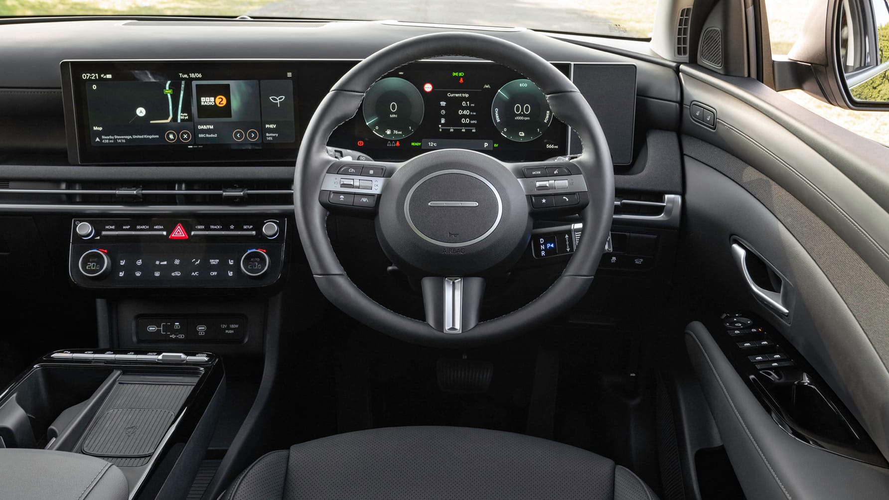 Hyundai Tucson Interior Layout & Technology | Top Gear